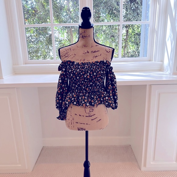 Love Tree | Tops | Nwot Love Tree Off The Shoulder Button Floral Print ...